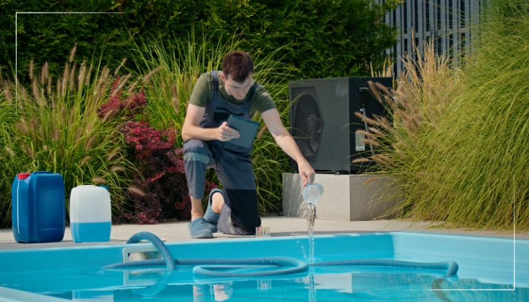 Entretien et traitement de la piscine : le guide complet pour une eau cristalline